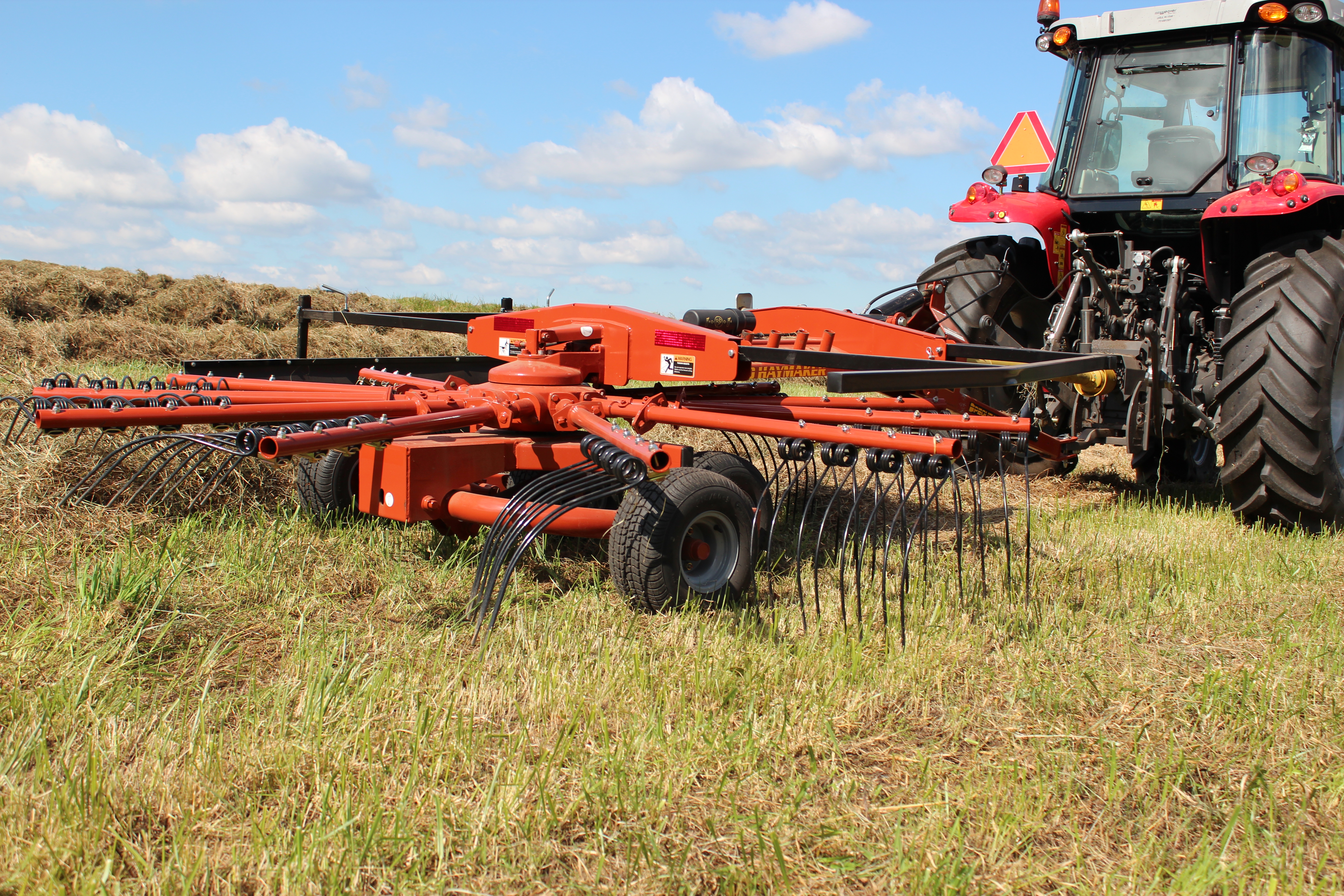 HR1140 | Rotary Hay Rake | Agriculture Equipment | Pequea Machine